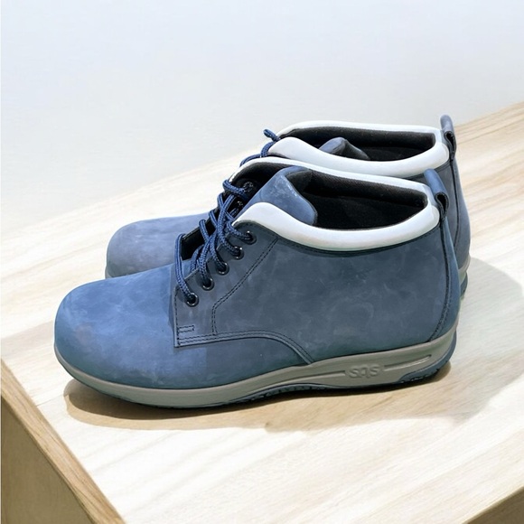 SAS | Shoes | Sas Gretchen Barefoot Winter Snow Ankle Boots Size 8w ...